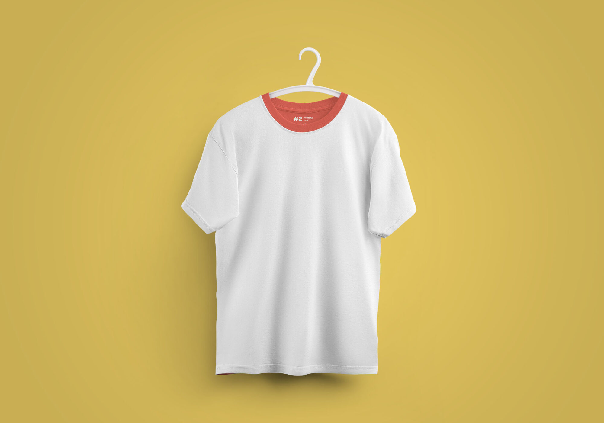 Free Round Neck T-shirt Mockup